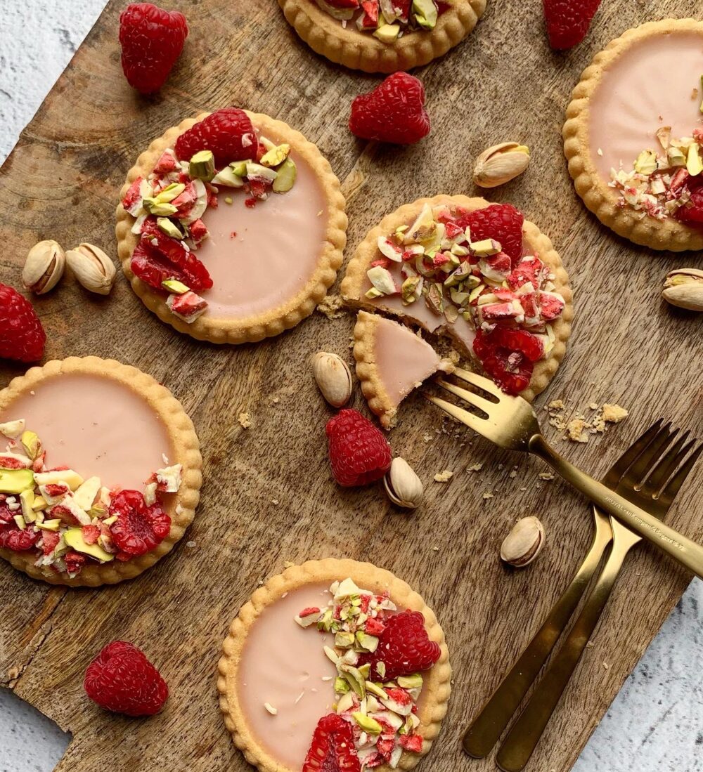 Jos Poell | Mini panna cotta taartjes met framboos & witte chocolade