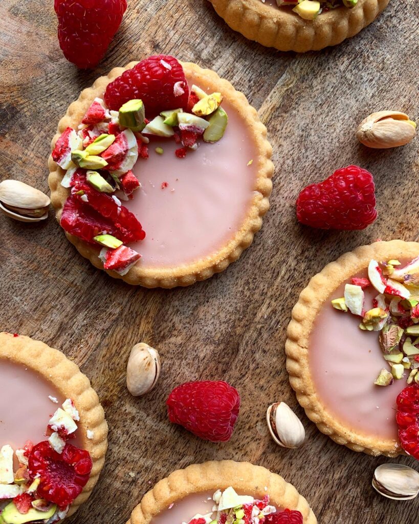 Jos Poell | Mini panna cotta taartjes met framboos & witte chocolade